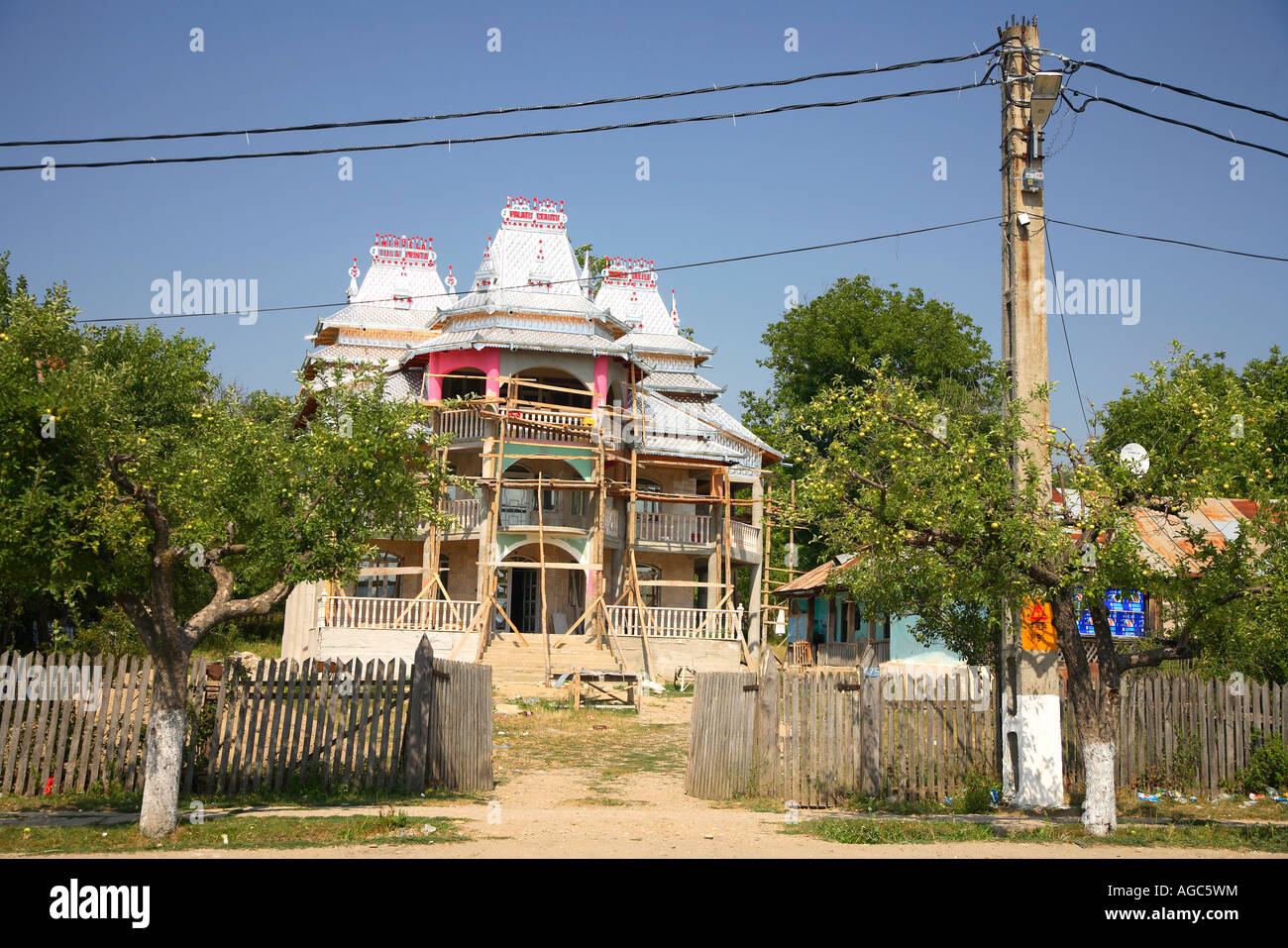 Gypsy House Romania High Resolution Stock Photography and Images - Alamy