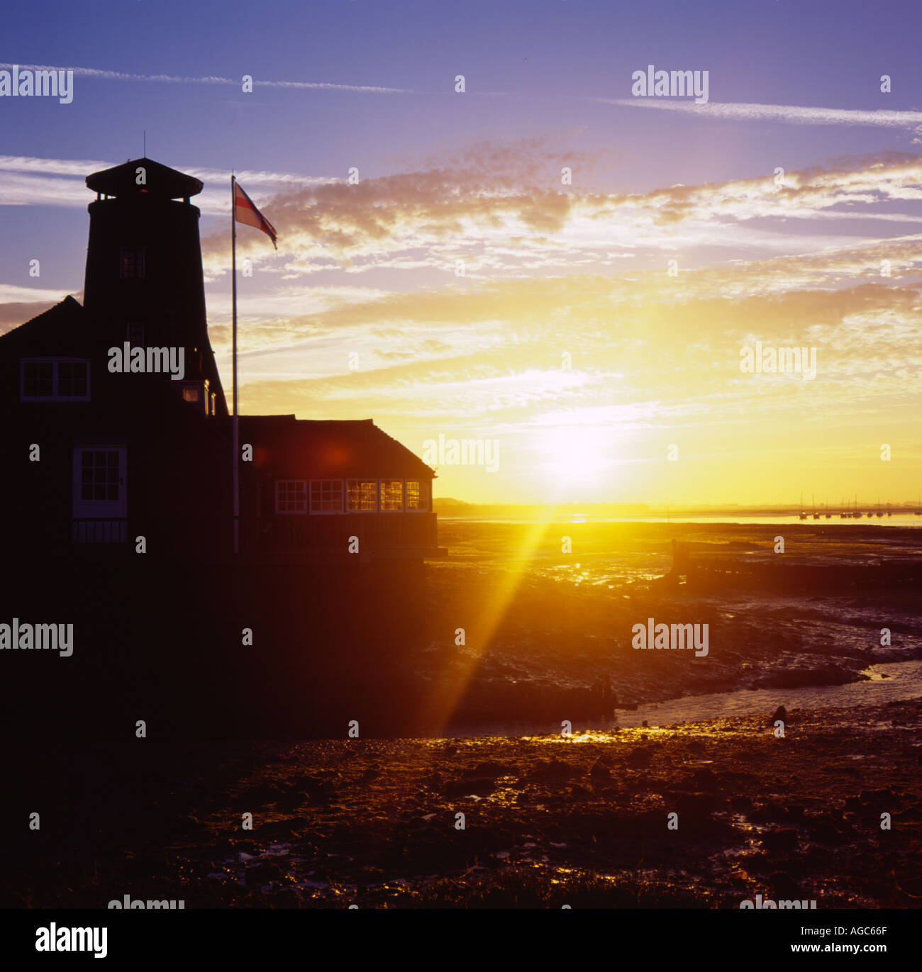 Sunrise langstone harbour hi-res stock photography and images - Alamy