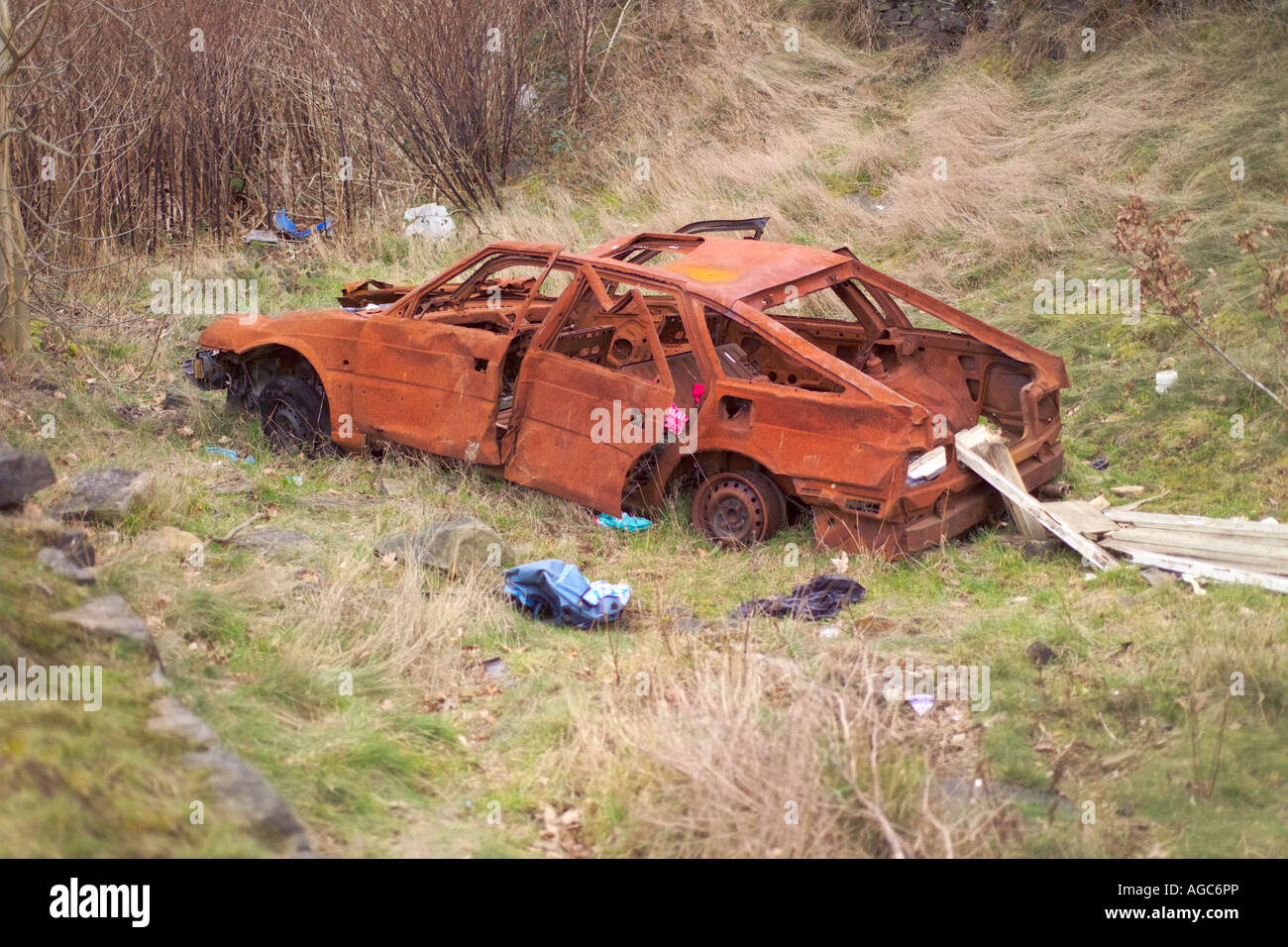 DUMPED / abandoned CAR (UK Stock Photo - Alamy
