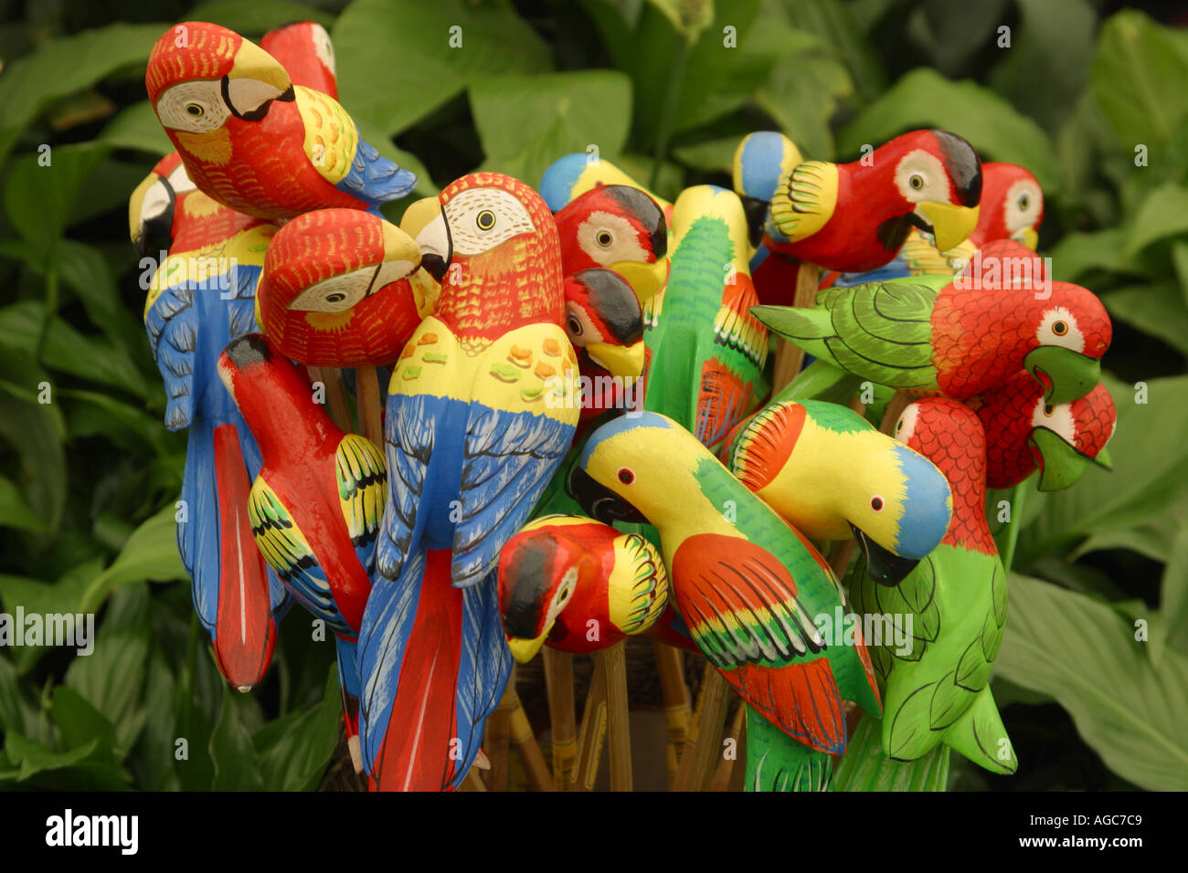 Carved parrots hi-res stock photography and images - Alamy