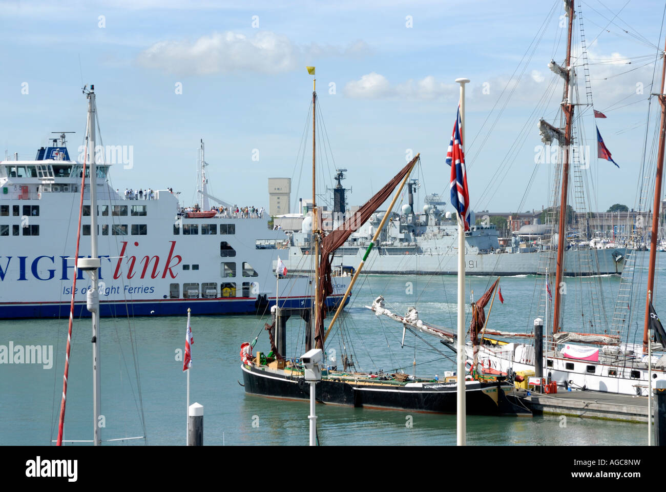 Hms nottingham hi-res stock photography and images - Alamy