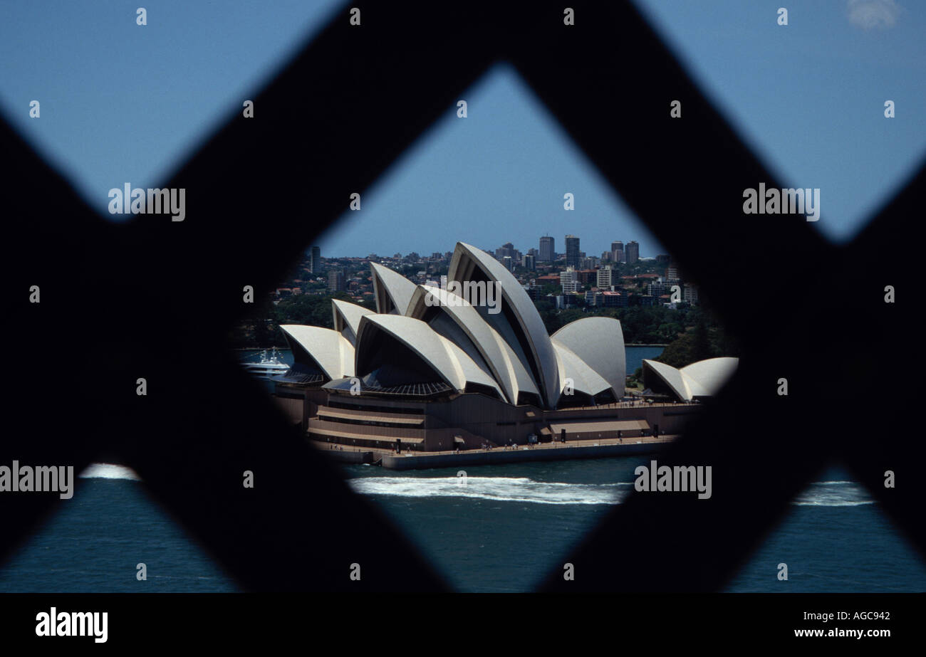 Sydney opera house framed hi-res stock photography and images - Alamy