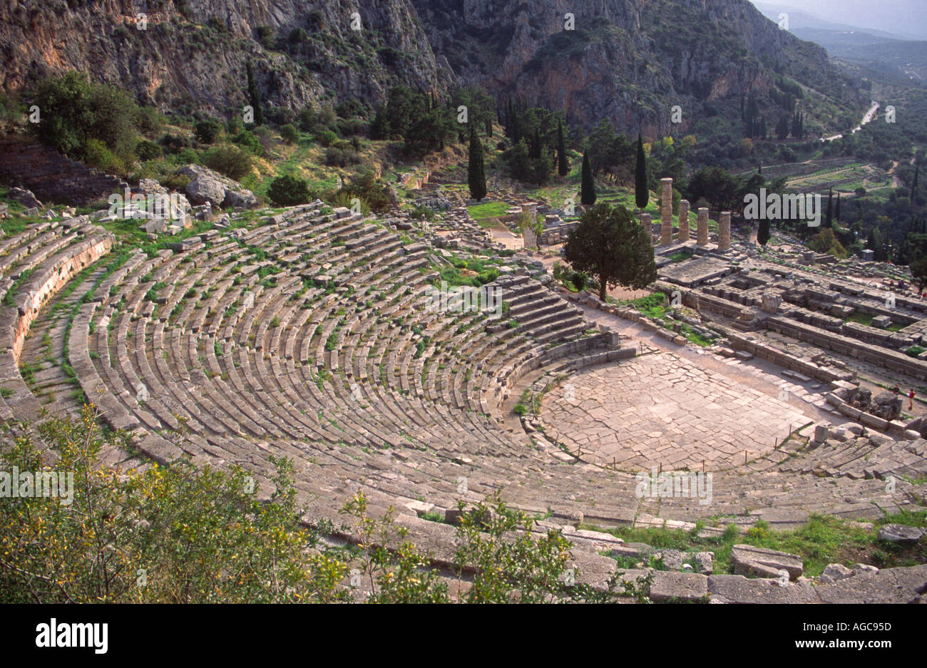 Delphi amphitheatre hi-res stock photography and images - Alamy