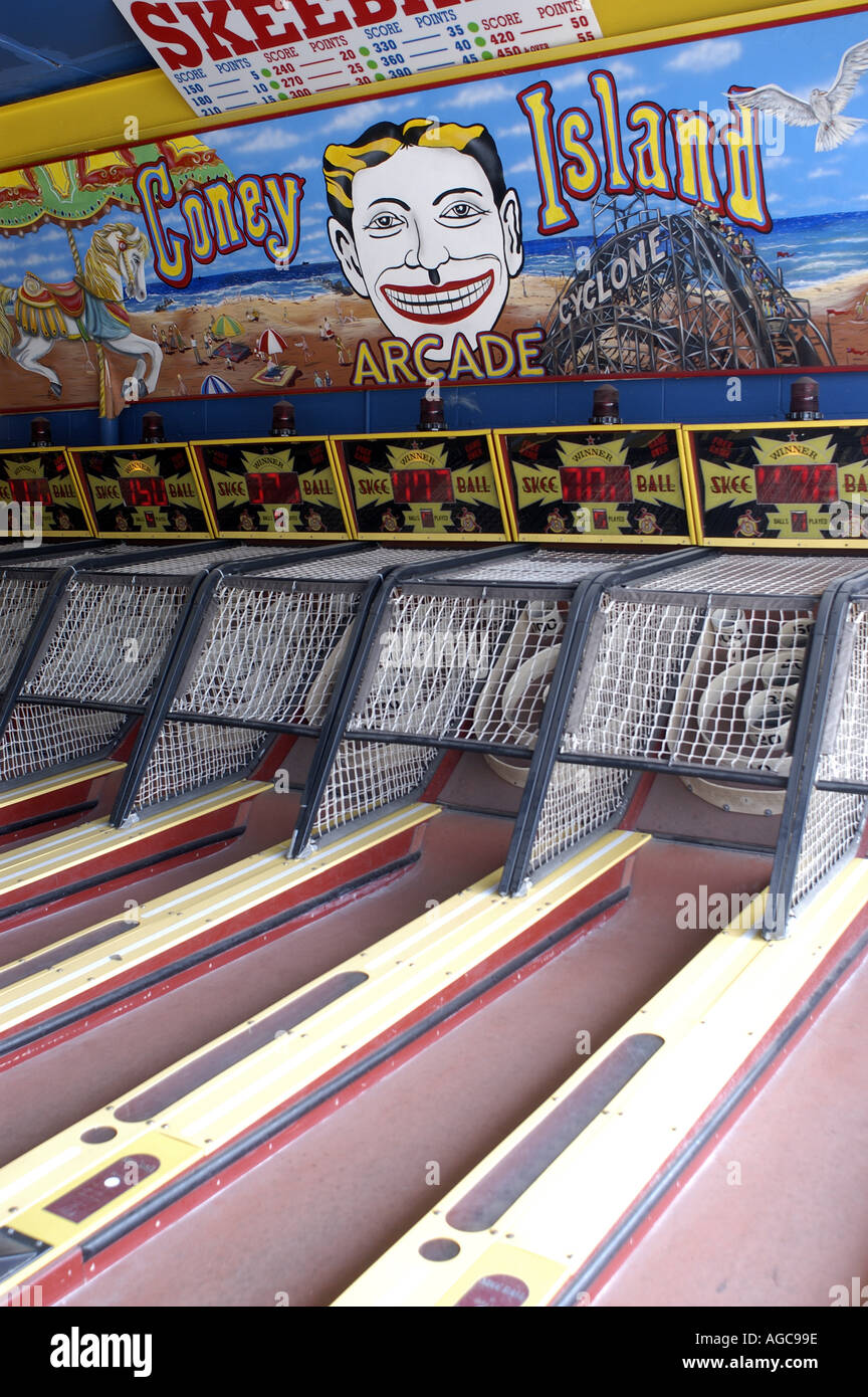 Coney Island ski ball game Stock Photo - Alamy