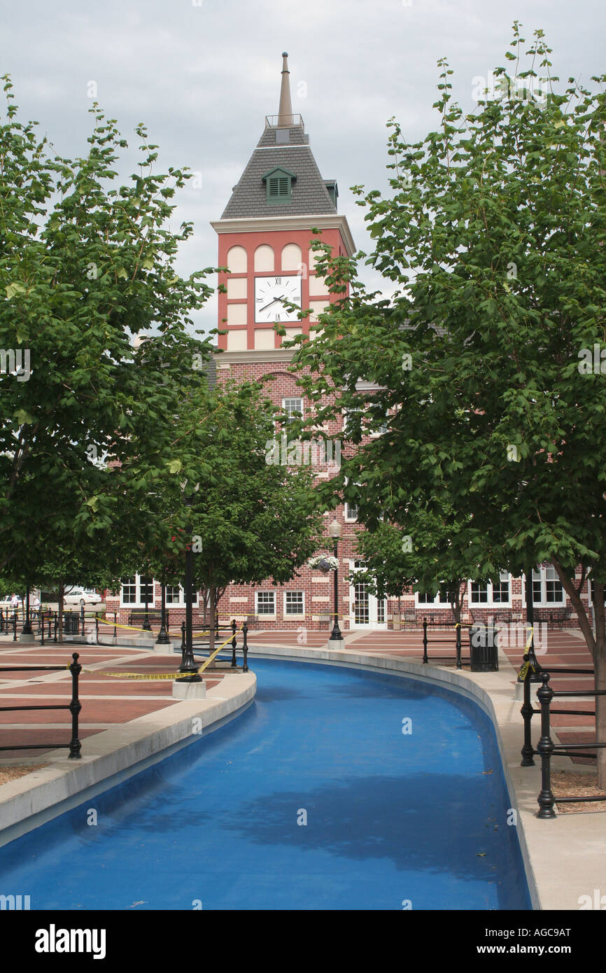 Canal in molengracht plaza pella hi-res stock photography and images ...