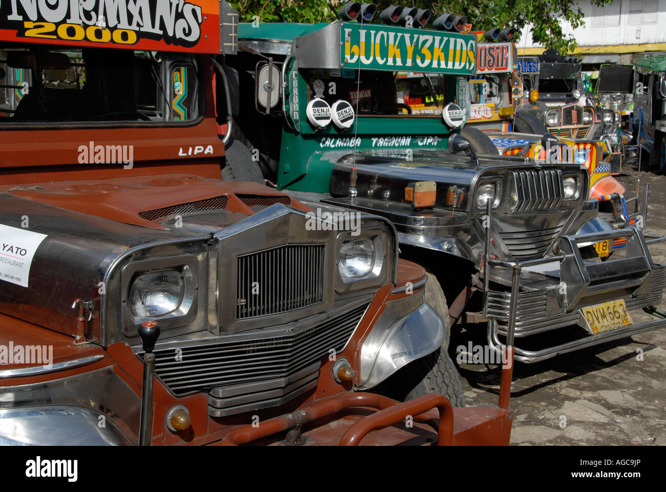 Jeepneys in manila hi-res stock photography and images - Alamy
