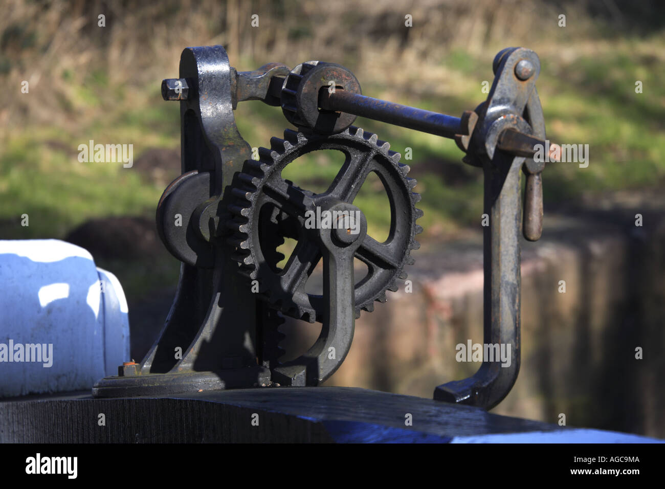 Lock gate gear mechanism hi-res stock photography and images - Alamy