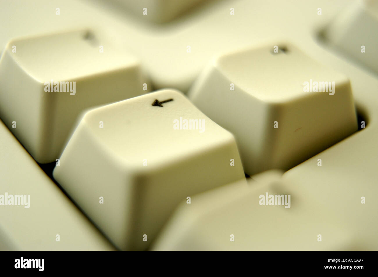 White computer keyboard arrow move keys Stock Photo - Alamy