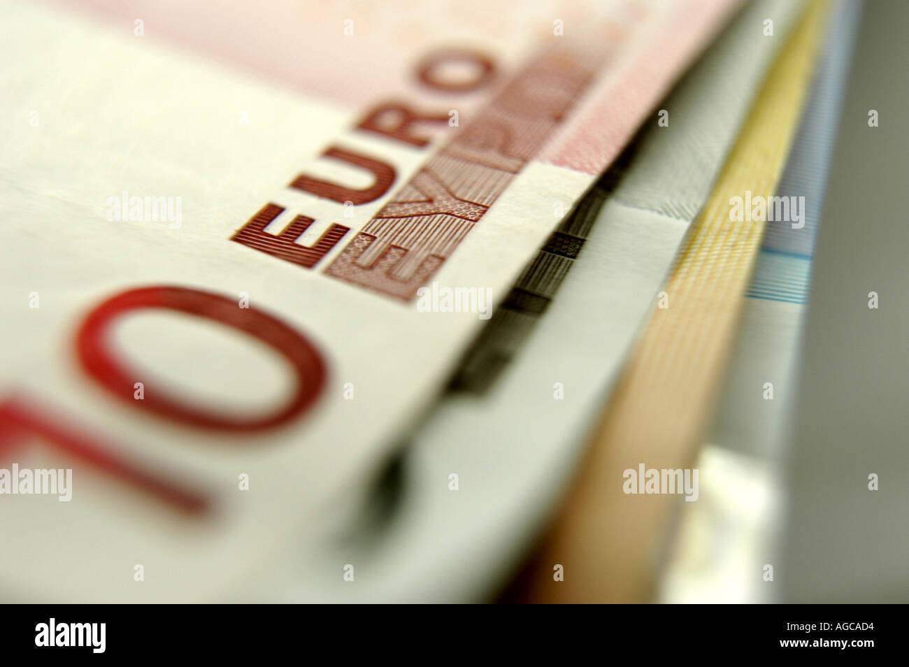 10 ten euro notes paper clip horizontal Stock Photo - Alamy