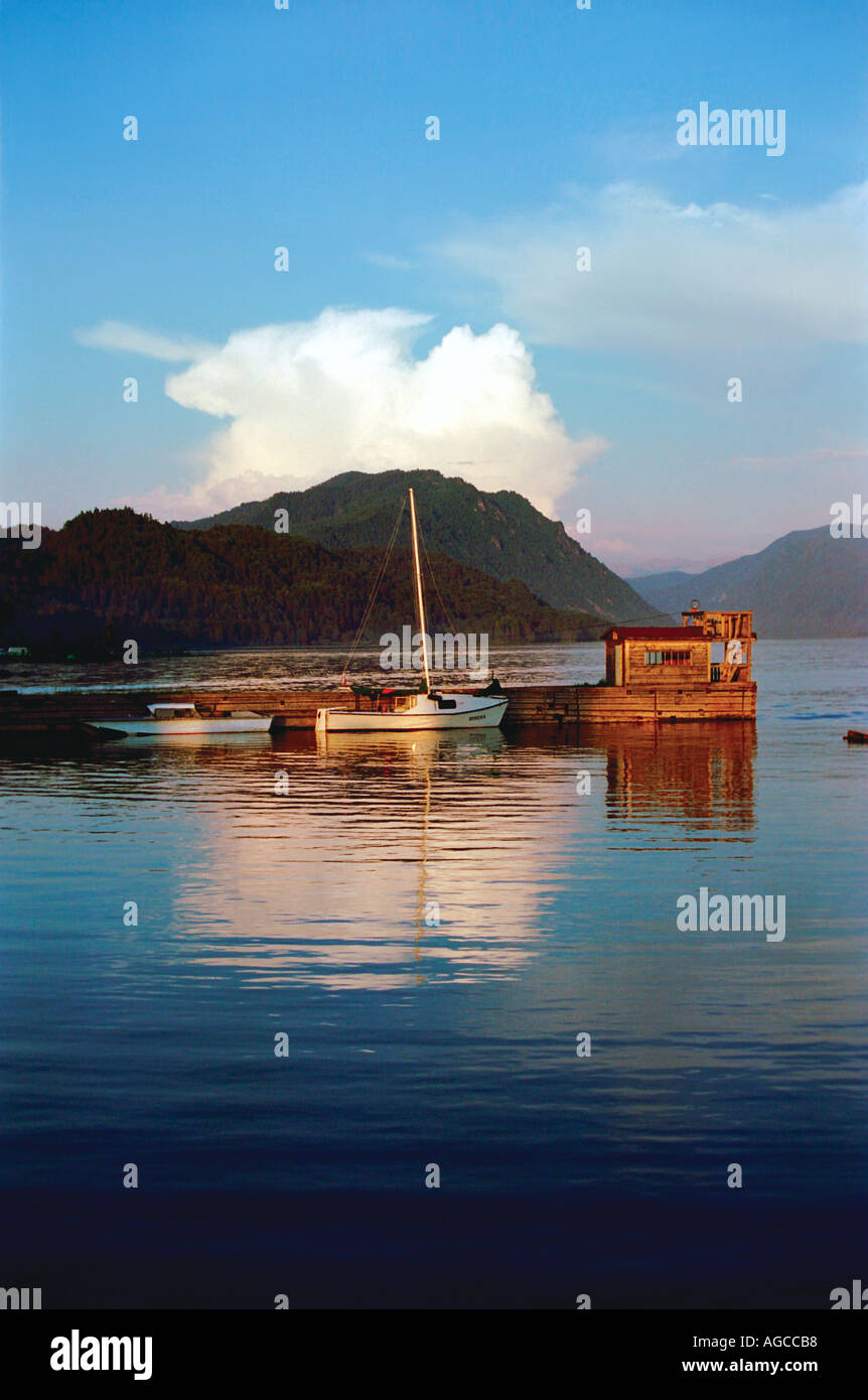 Siberia lake teletskoye boat hi-res stock photography and images - Alamy