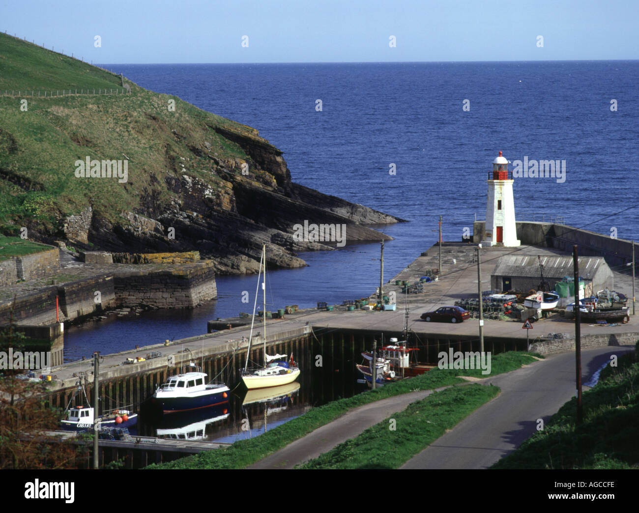 Lybster harbour hi-res stock photography and images - Alamy