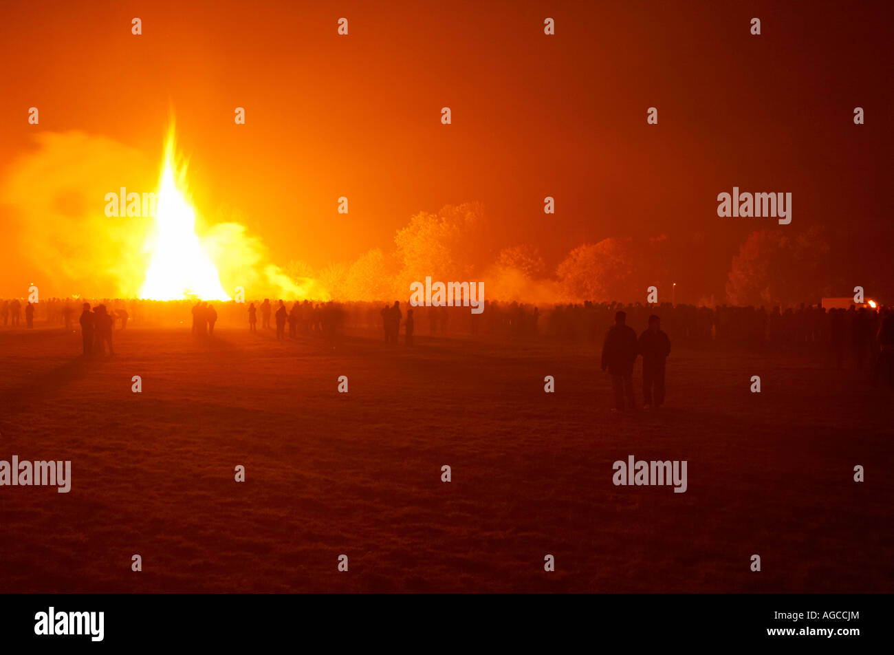 Lewes bonfire night firework hi-res stock photography and images - Alamy