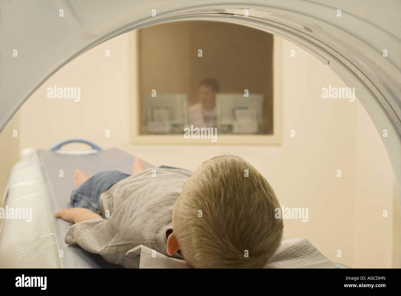Scanning suite hi-res stock photography and images - Alamy