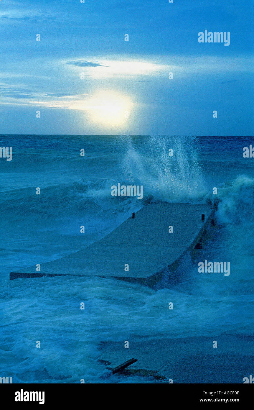 Hurricane lenny hi-res stock photography and images - Alamy