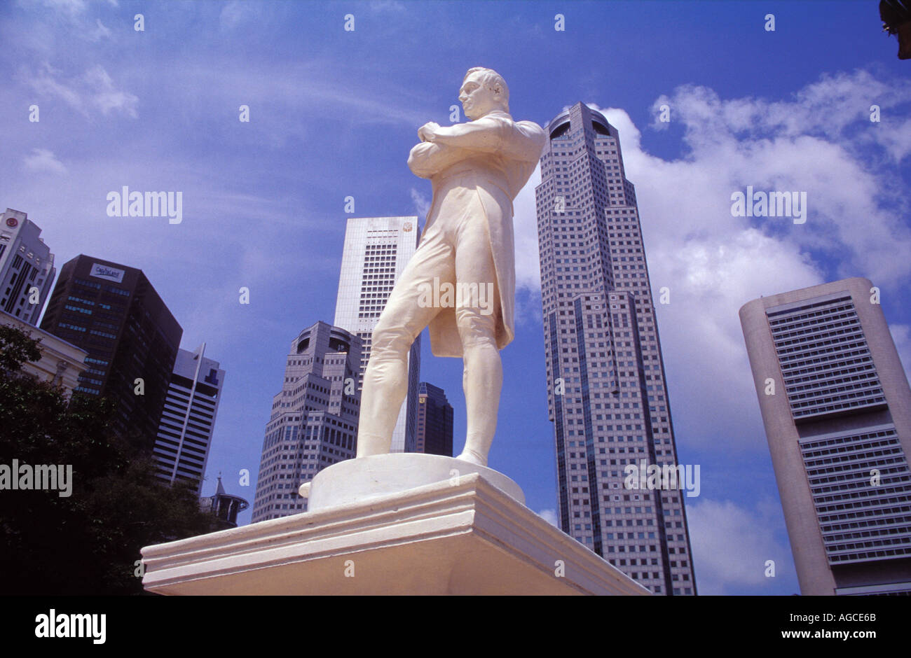 Singapore Raffles Statue High Resolution Stock Photography and Images - Alamy