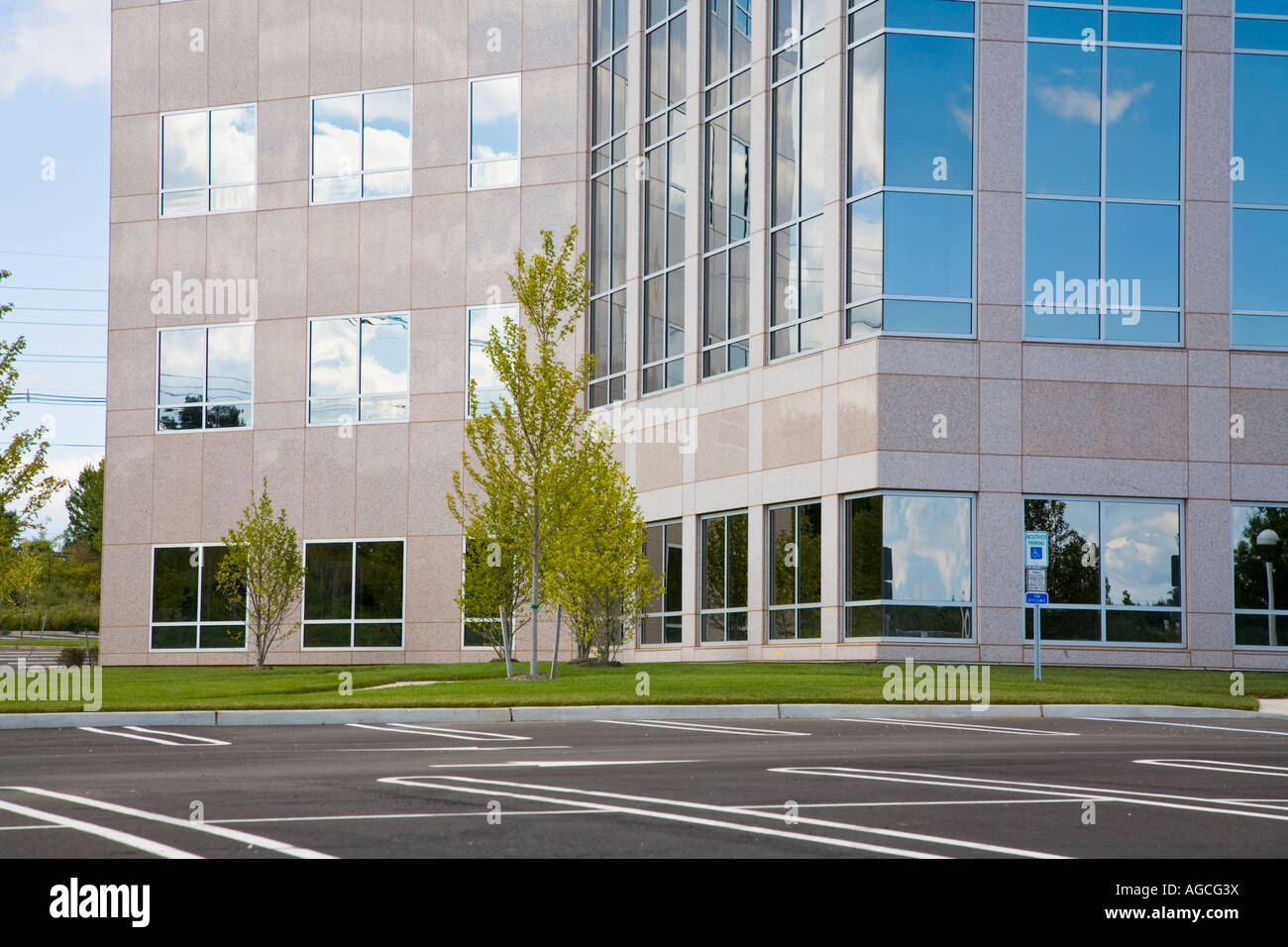 New Corporate Office Building Stock Photo - Alamy