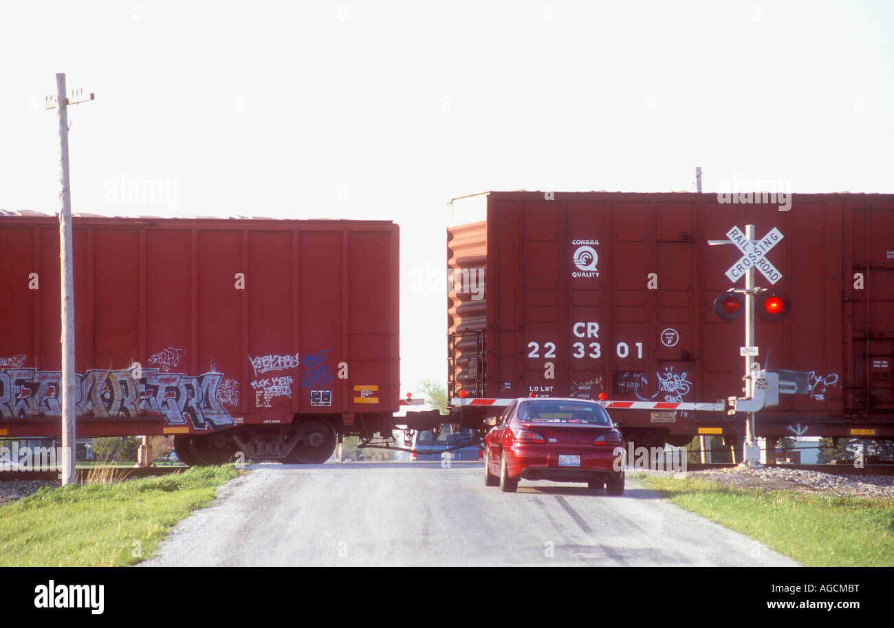 Rail road xing hi-res stock photography and images - Alamy