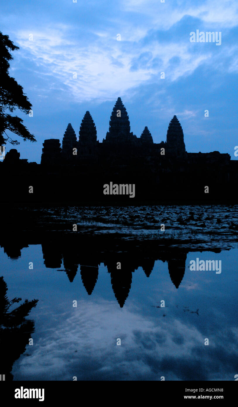 Angkorian period and culture hi-res stock photography and images - Alamy