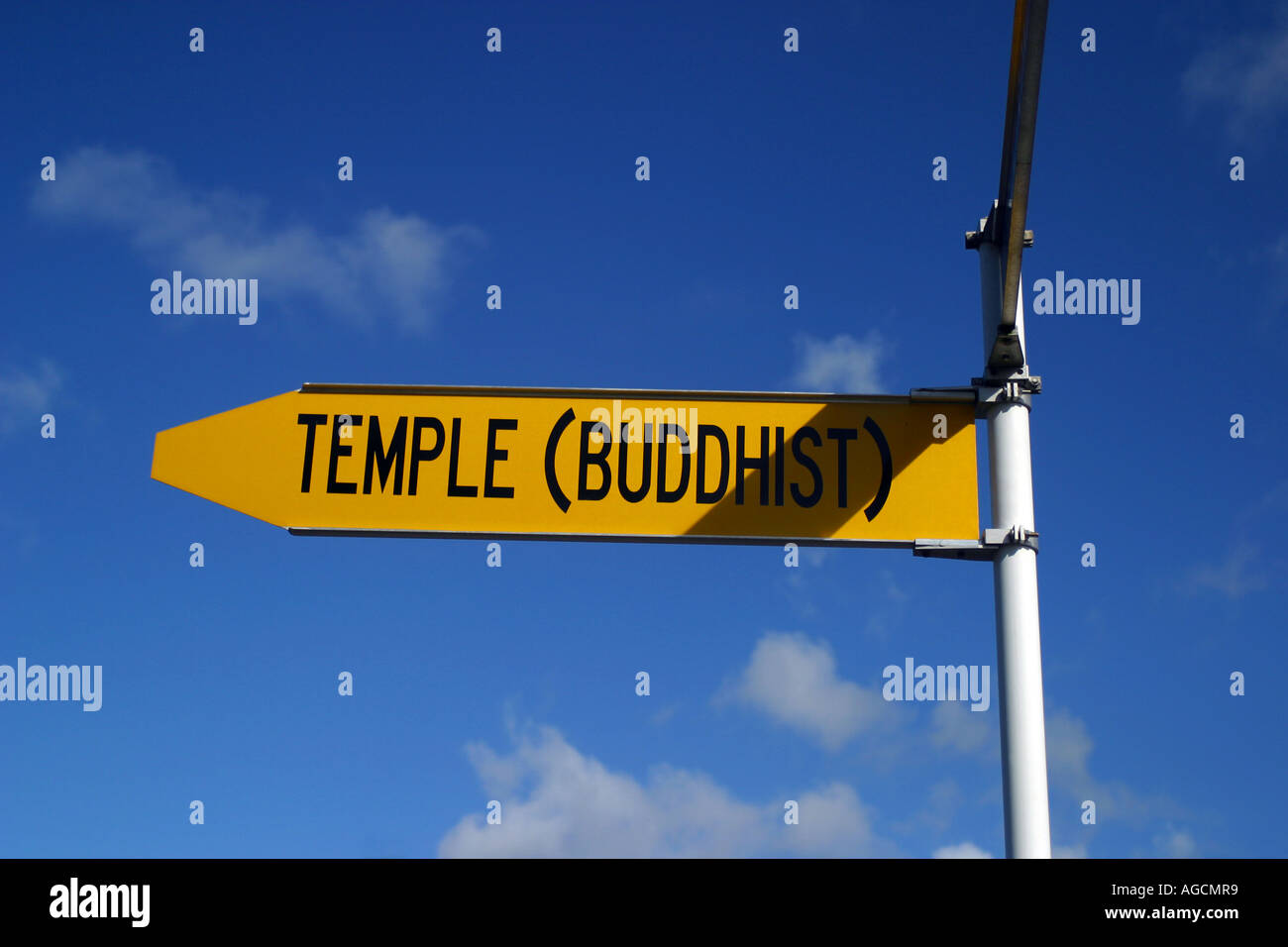 Temple street directional sign Stock Photo - Alamy