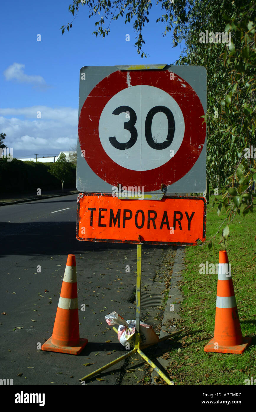 30 temporary speed sign Stock Photo - Alamy