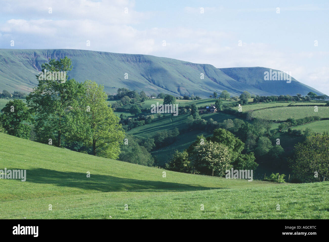 Black mountain range hi-res stock photography and images - Alamy