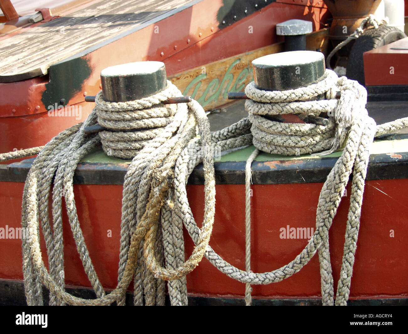 Capstan on Ship with ropes Stock Photo - Alamy