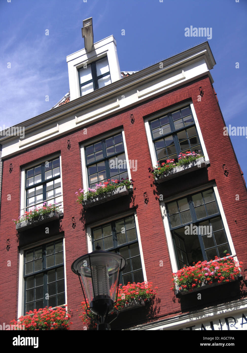 Traditional House Amsterdam with window boxes Stock Photo - Alamy