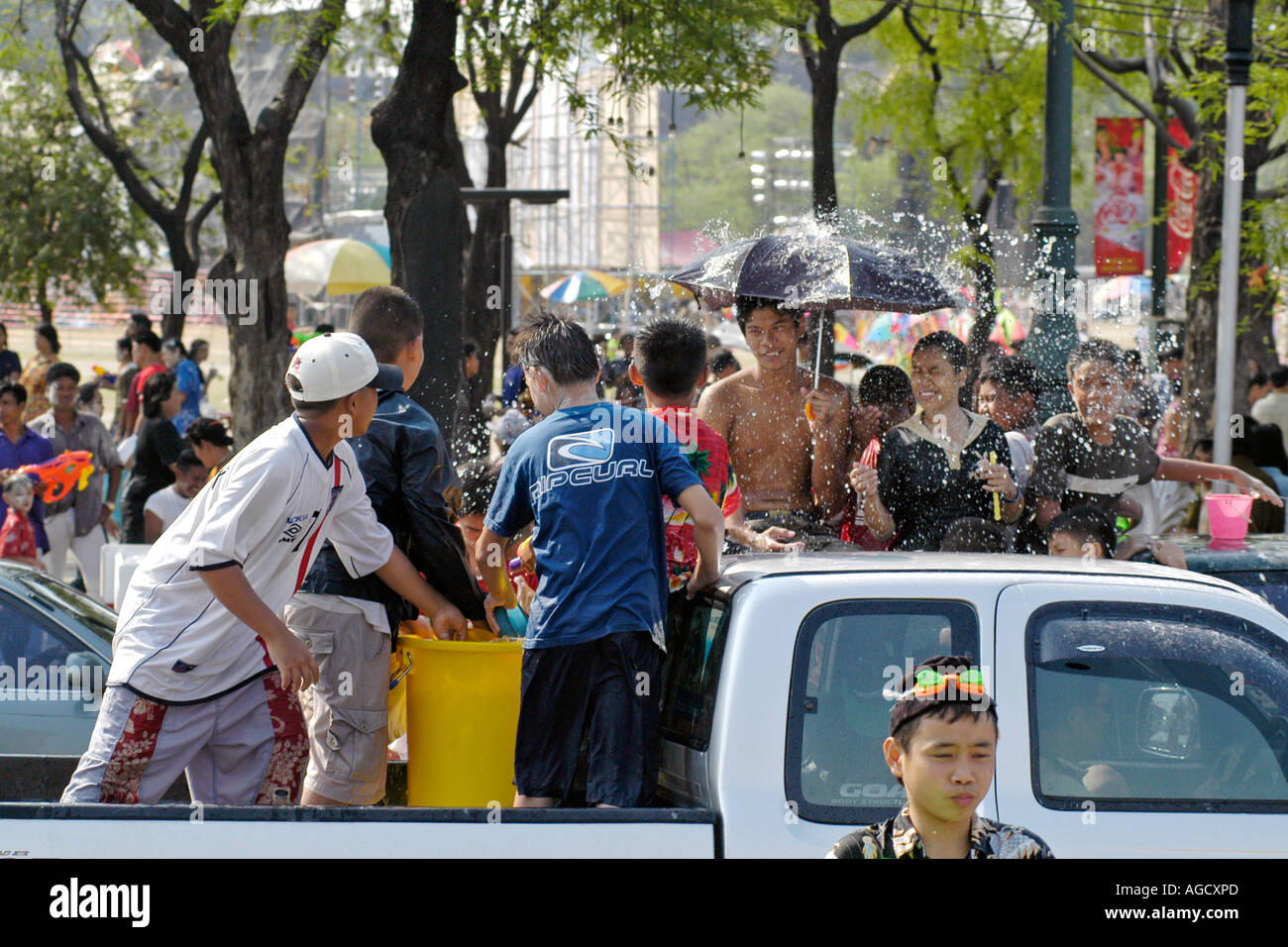 Water fight hi-res stock photography and images - Alamy