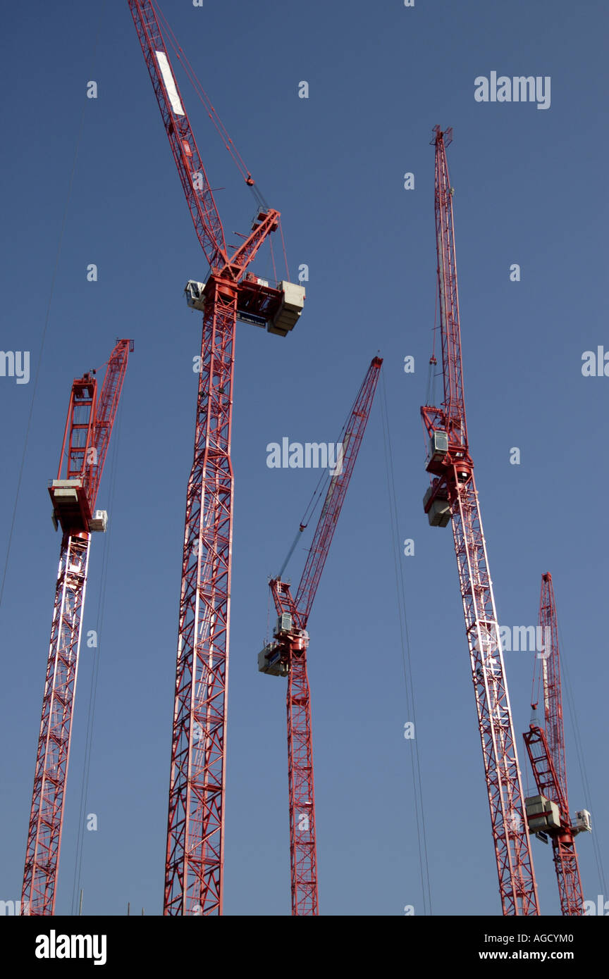 Five cranes hi-res stock photography and images - Alamy