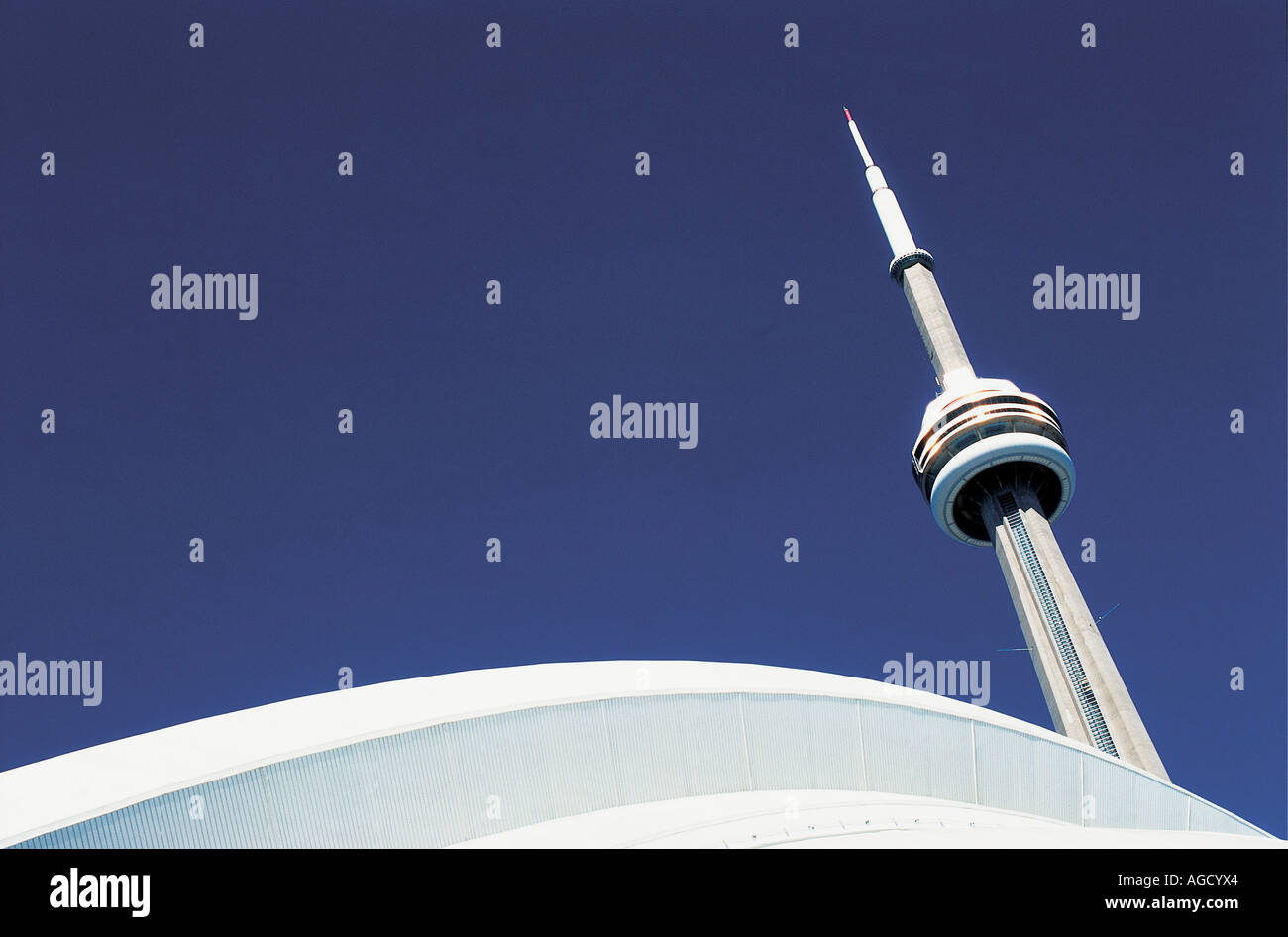 View on the skyline of the CN Tower with its sky pod viewing platform ...