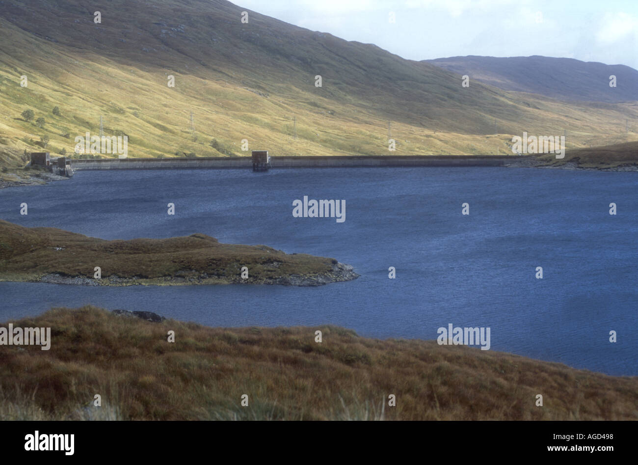 Quoich dam hi-res stock photography and images - Alamy
