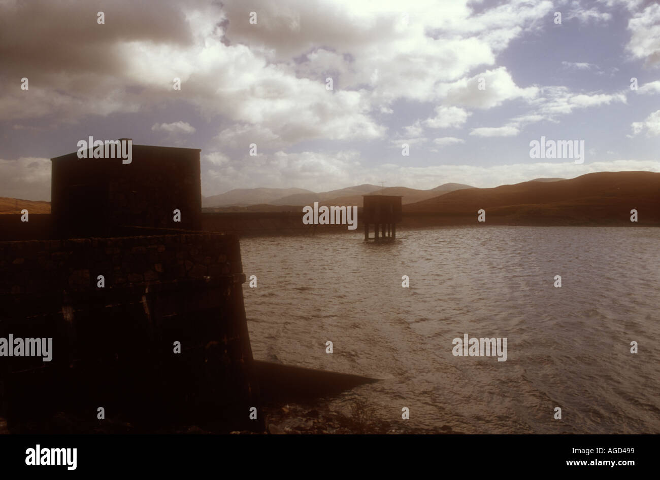 Dam reservoir hi-res stock photography and images - Alamy