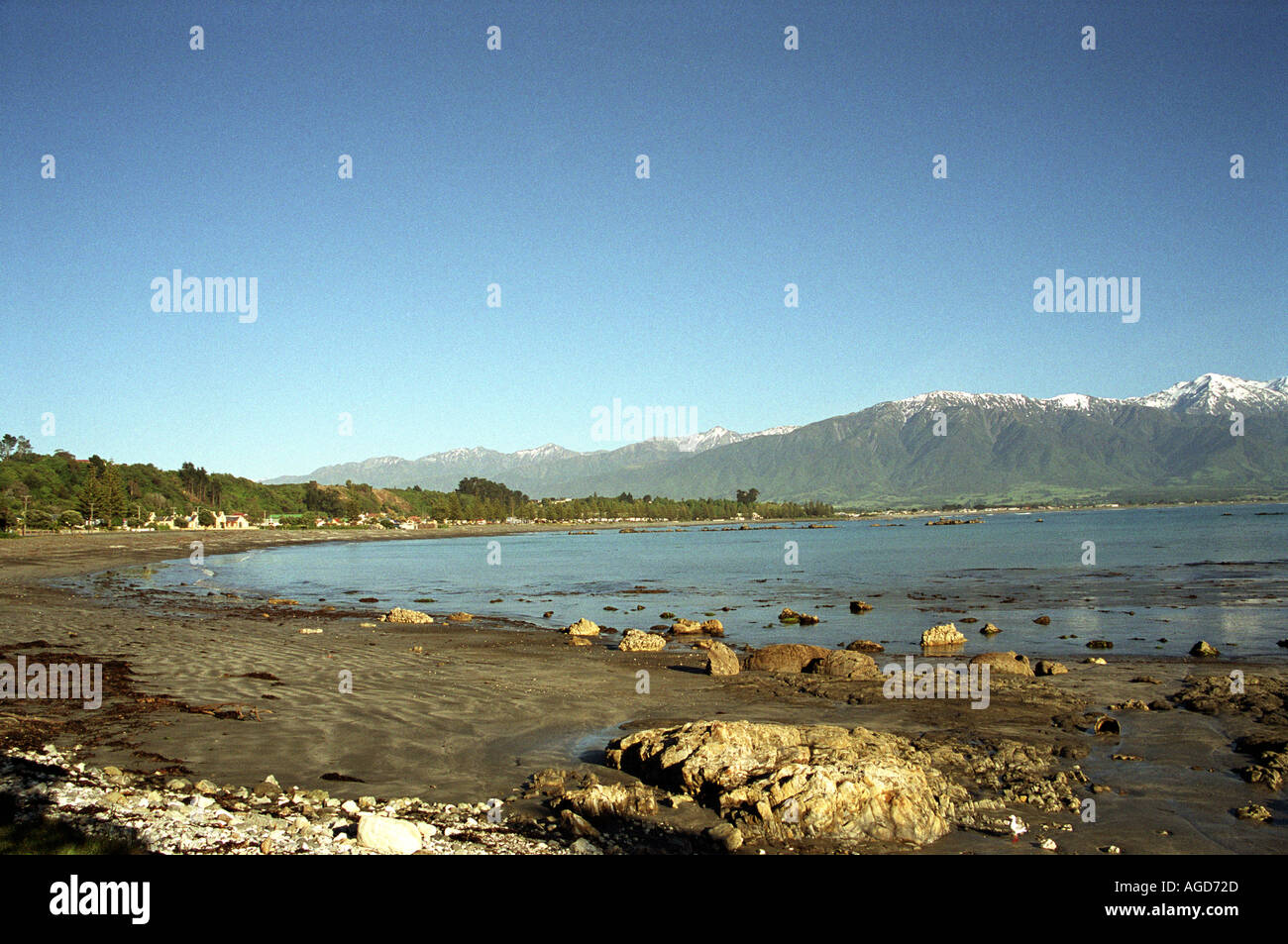 Coastal mountains meet ocean hi-res stock photography and images - Alamy