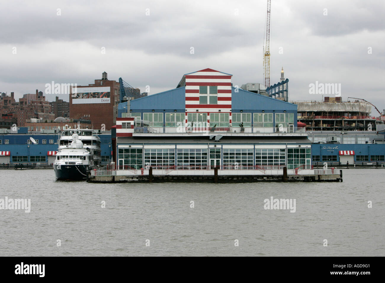 Pier 60 at chelsea piers hi-res stock photography and images - Alamy