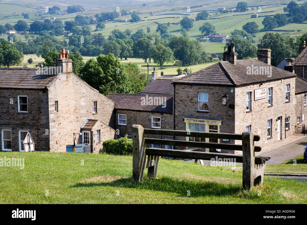 Park Bench Overlooking Swaledale in Reeth Yorkshire Dales National Park ...