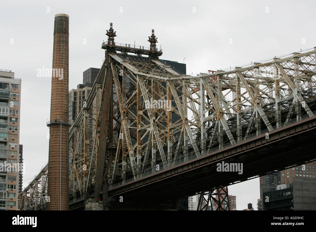 Queensborough bridge close hi-res stock photography and images - Alamy