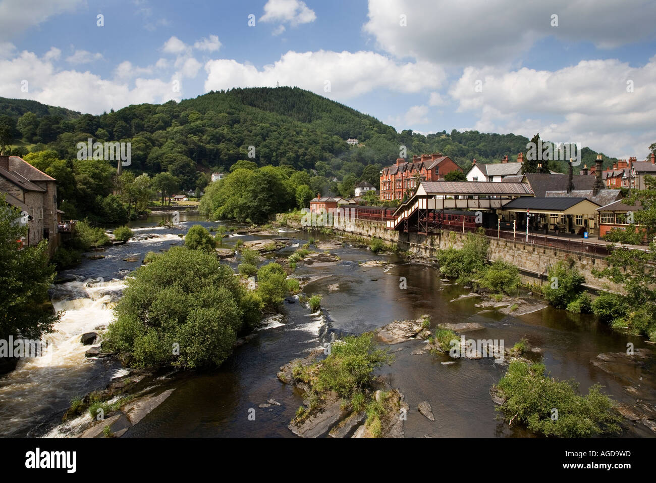 The River Dee and Llangollen Heritage Railway Station Llangollen ...