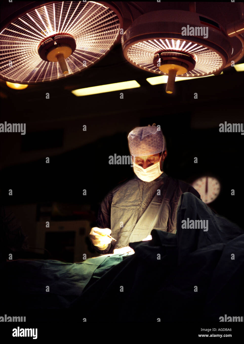 Operating theatre clock hi-res stock photography and images - Alamy