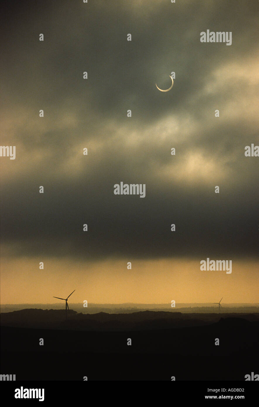 Partial solar eclipse building hi-res stock photography and images - Alamy