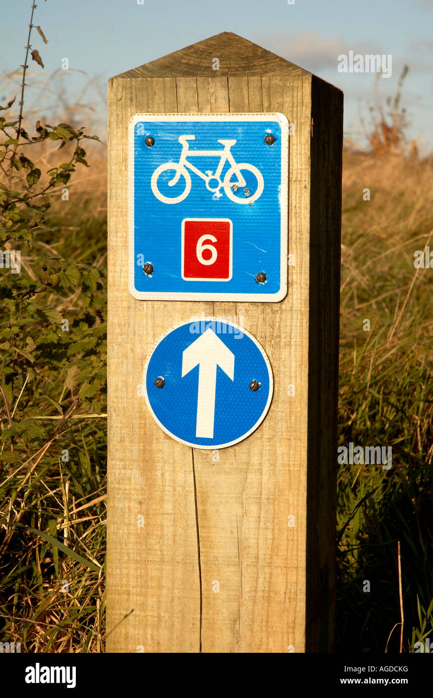 Milton keynes cycle path hi-res stock photography and images - Alamy