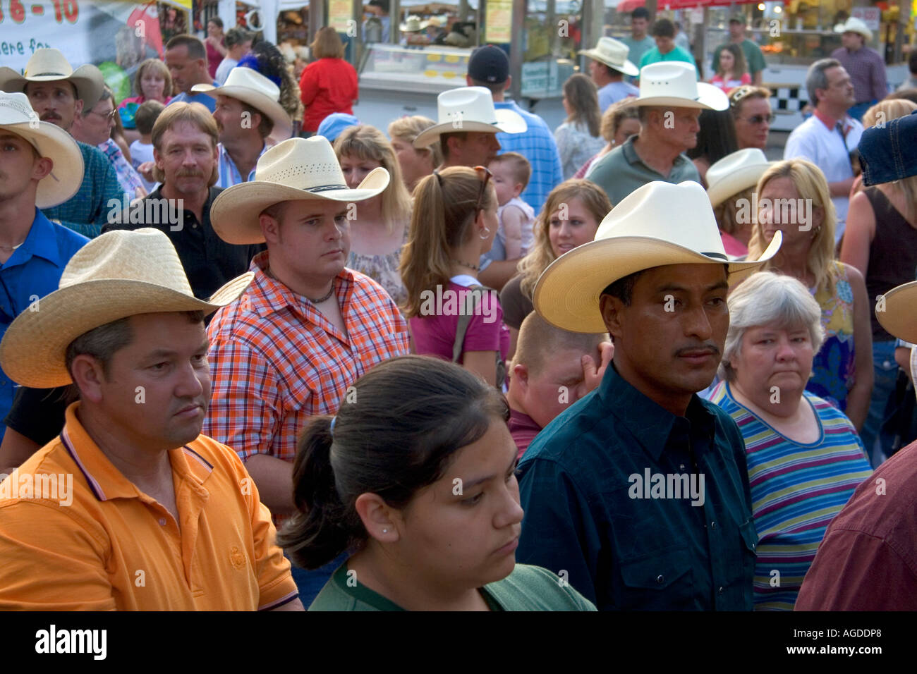 Rodeo crowd hi-res stock photography and images - Alamy