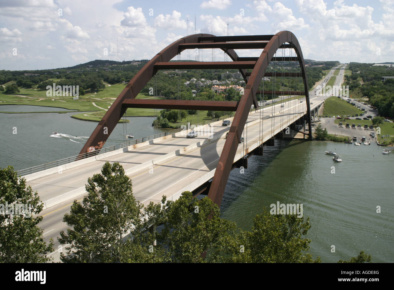 Austin Pennybacker 360 Bridge in Austin, Texas spans over Town Lake ...