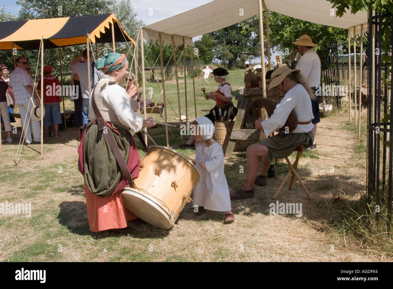 Recreation tudor fair musicians in hi-res stock photography and images ...