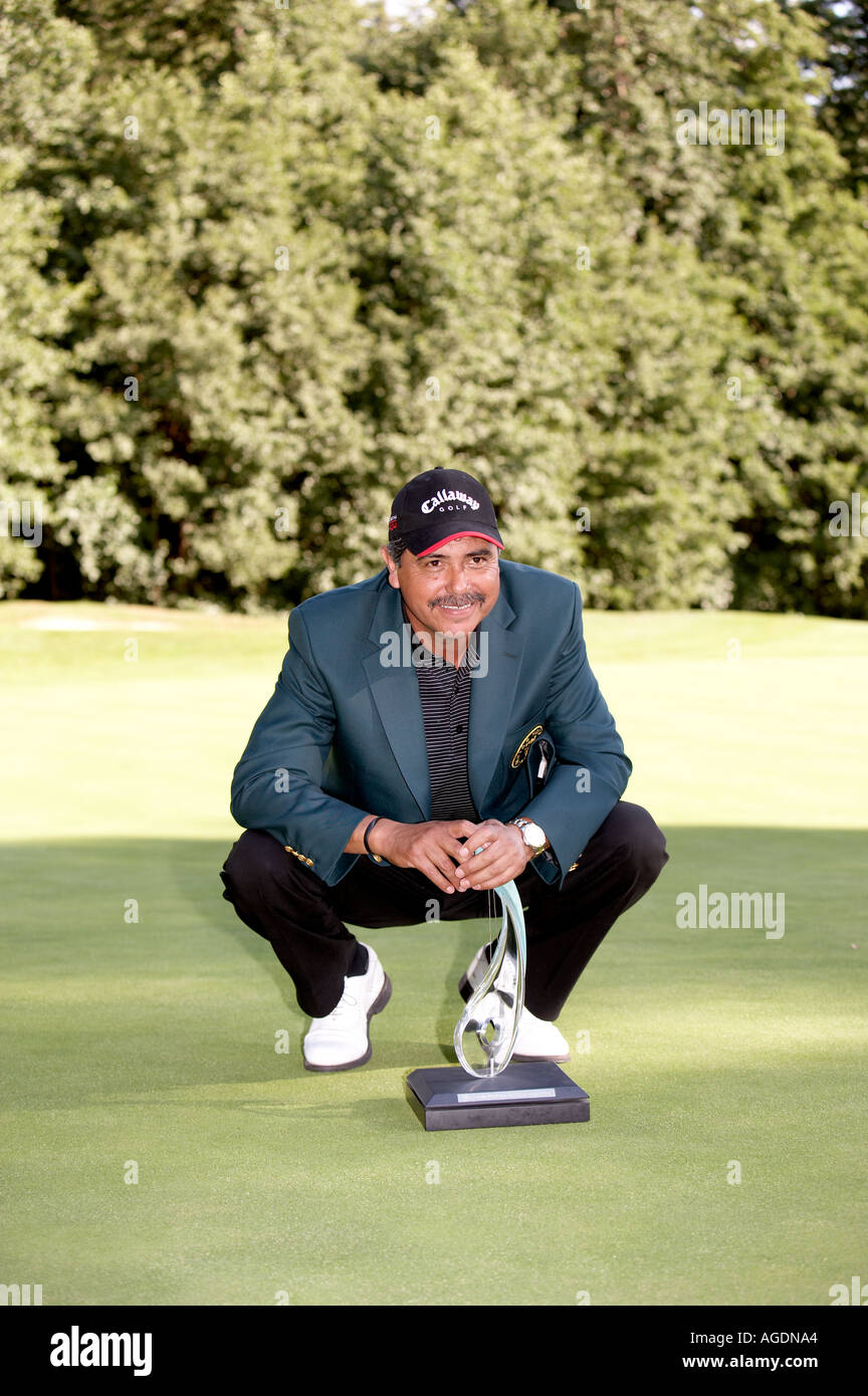 Eduardo winning travis perkins seniors hi-res stock photography and ...
