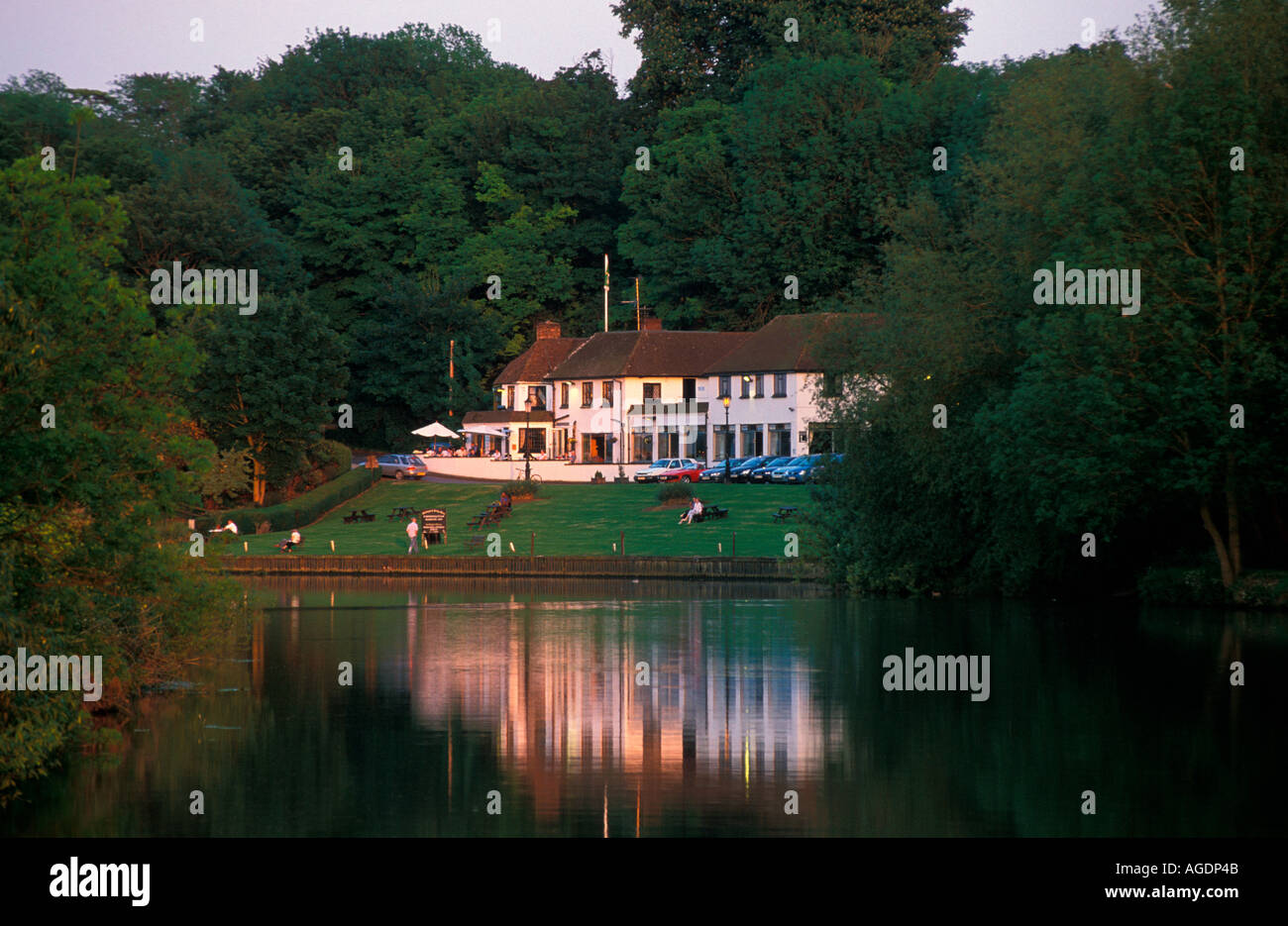 River thames benson hi-res stock photography and images - Alamy