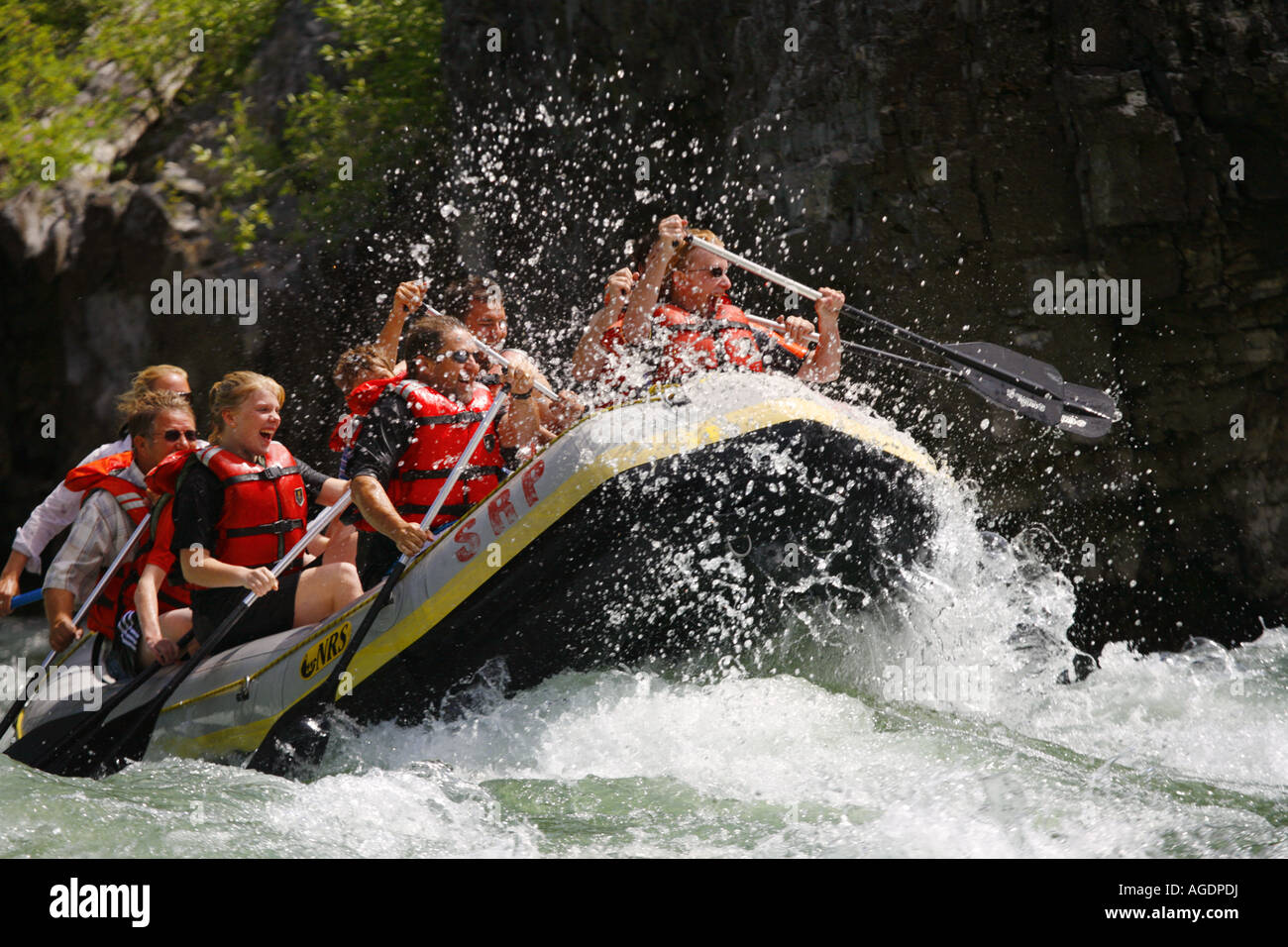 Whitewater raft hole hi-res stock photography and images - Alamy