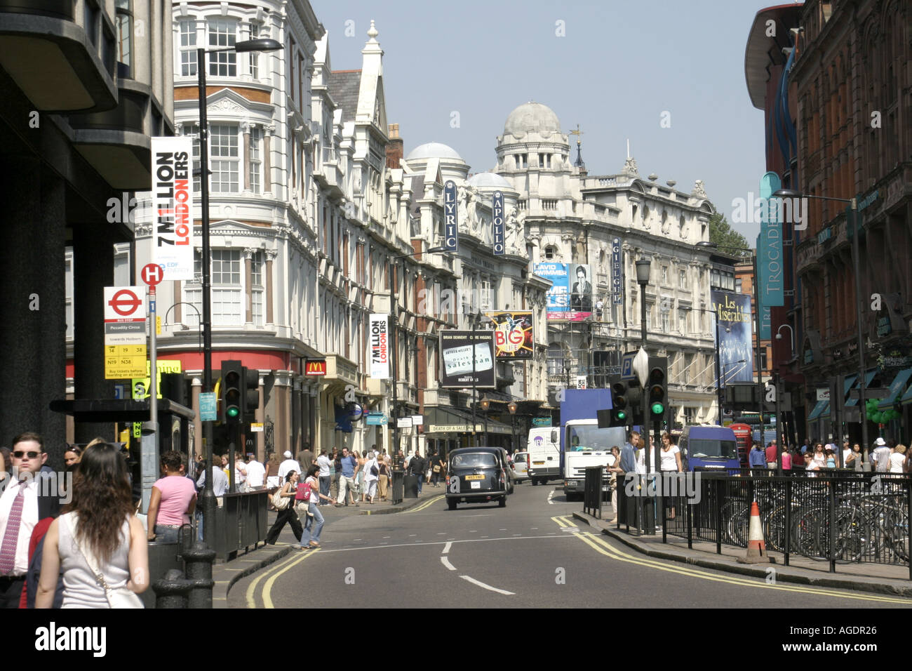 West end of london hi-res stock photography and images - Alamy