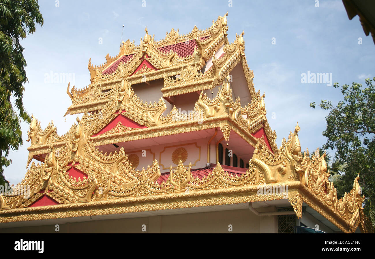 Roof of siamese temple Stock Photo - Alamy