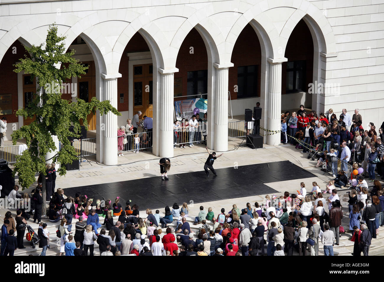 Artsfest in Brindleyplace Stage performance Stock Photo - Alamy