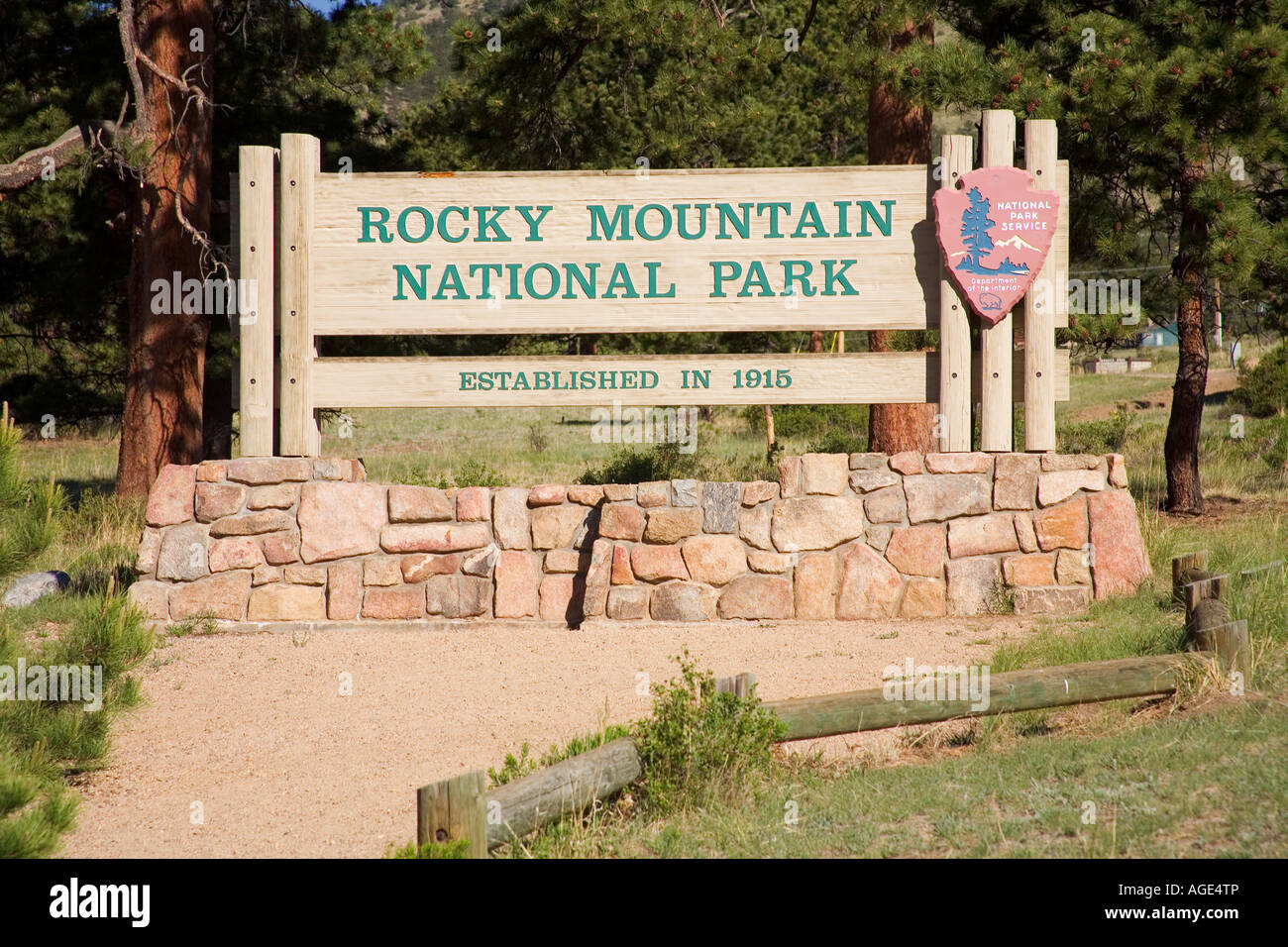 Rocky Mountain National Park Sign